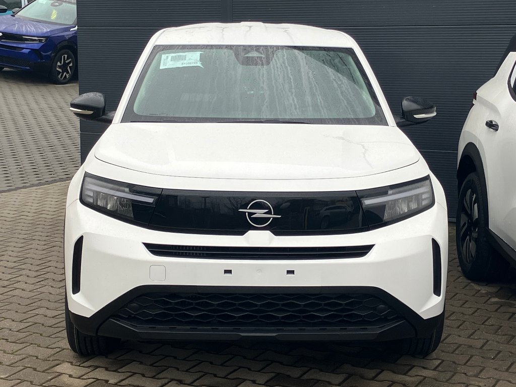 Opel Frontera ihned k odběru. Provedení EDITION Hybrid 1.2 T (81kW) za cenu 536990 Kč skladem ...